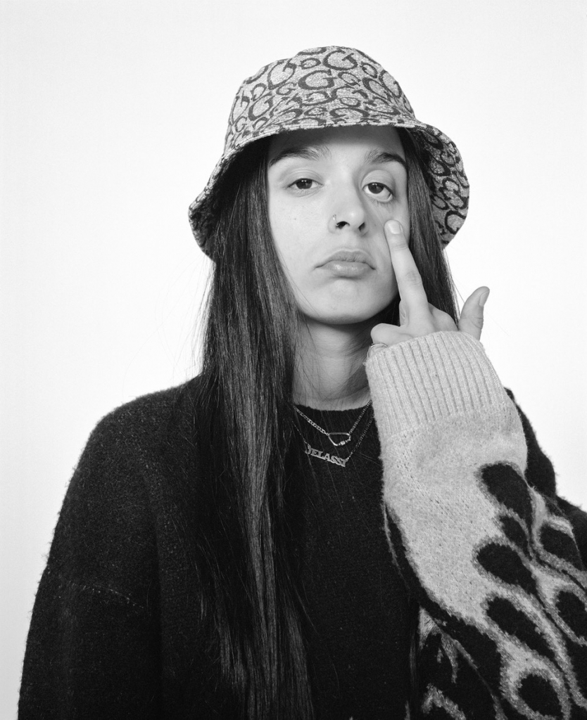 Jelassis avslöjar datumet för debut-EP:n 'PORT 43' - Dopest