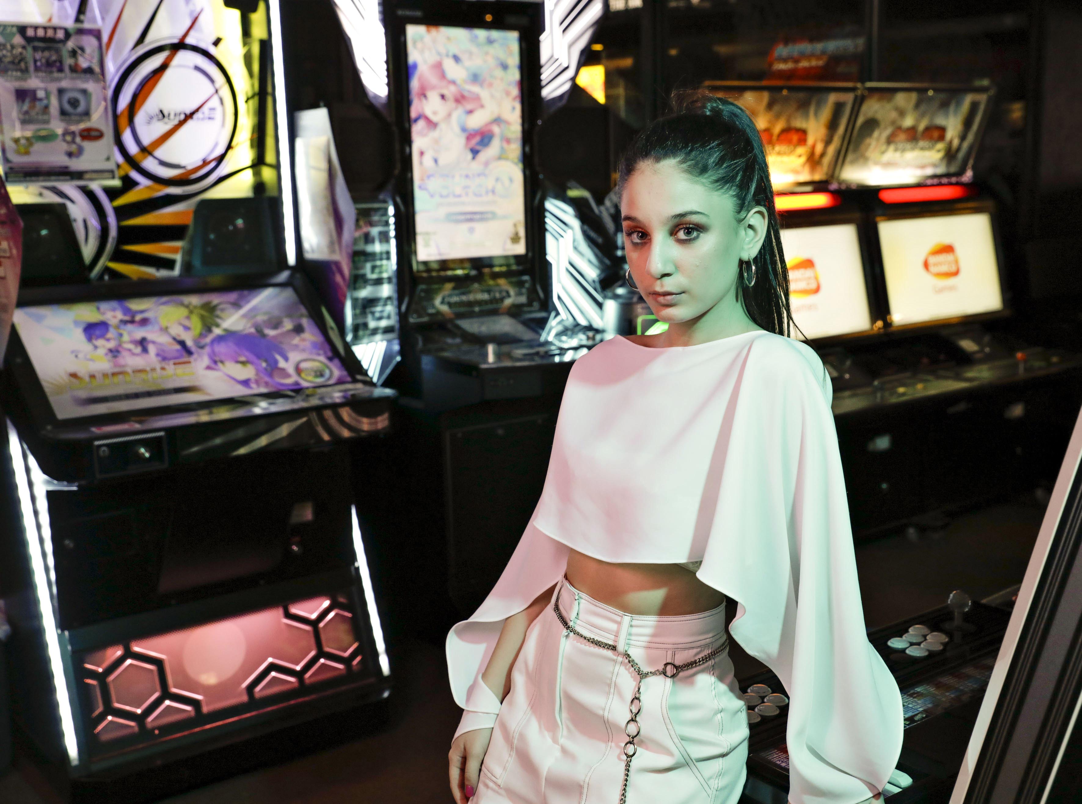 Suzi P debuterar med singeln "Shunon" - Dopest