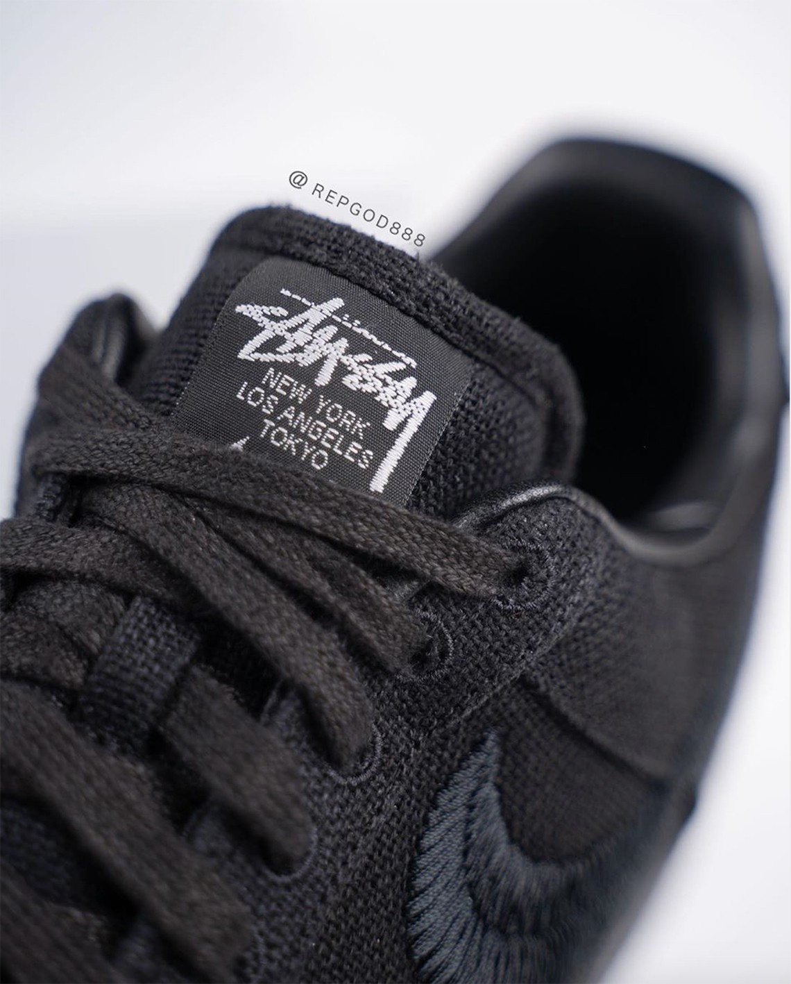 Stüssy x Nike Air Force 1 Low kommer i "Black" & "Fossil Stone" - Dopest