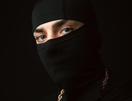 Abaz skildrar sin verklighet på "ONLINE" - Dopest