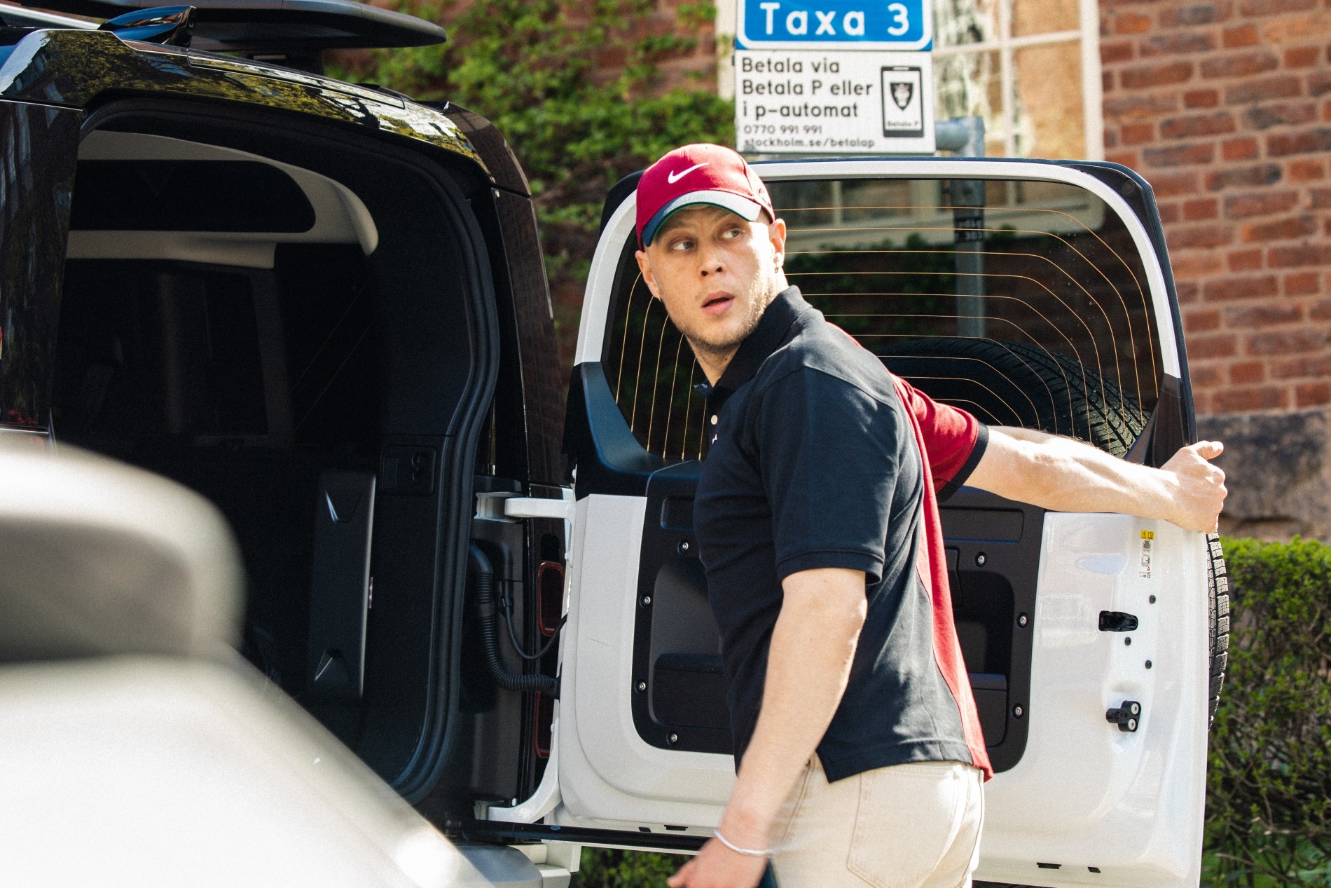 Mwuana tillbaka med singeln “LA strip joint” - Dopest