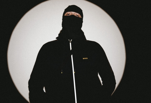 Adouli släpper singeln "SÅRADE" - Dopest