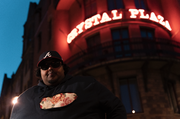 Biggie Juke rappar om Sverige på "Stockholm City" - Dopest