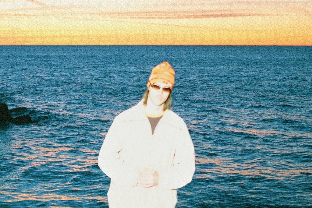 Fricky tar med oss till "Horizon Inn" på sitt andra album - Dopest