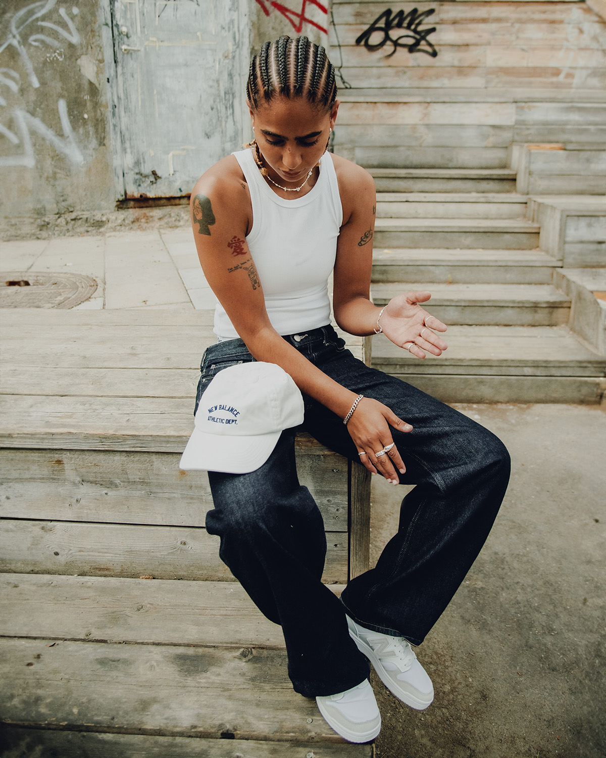 Svenska DJ:s tar New Balance 480 till festivalen i DOPEST editorial - Dopest