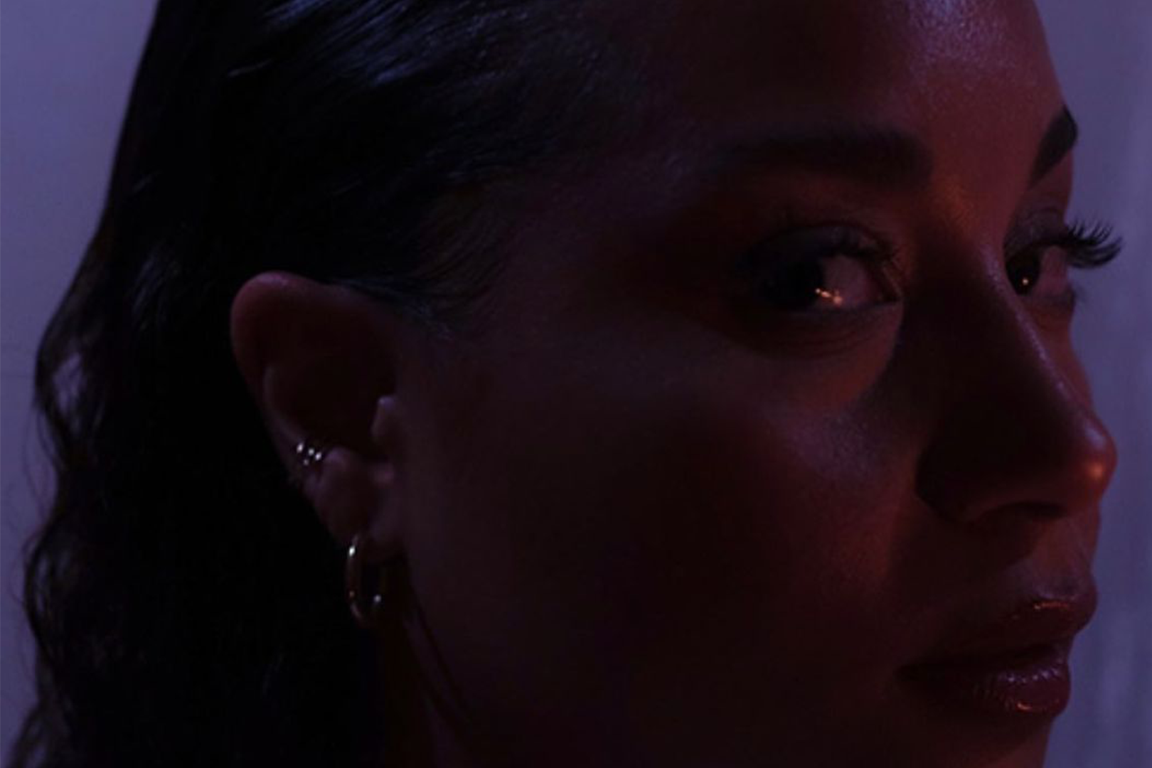 Debutåret fortsätter för Melina Do Rosario med "Moon Heights" - Dopest